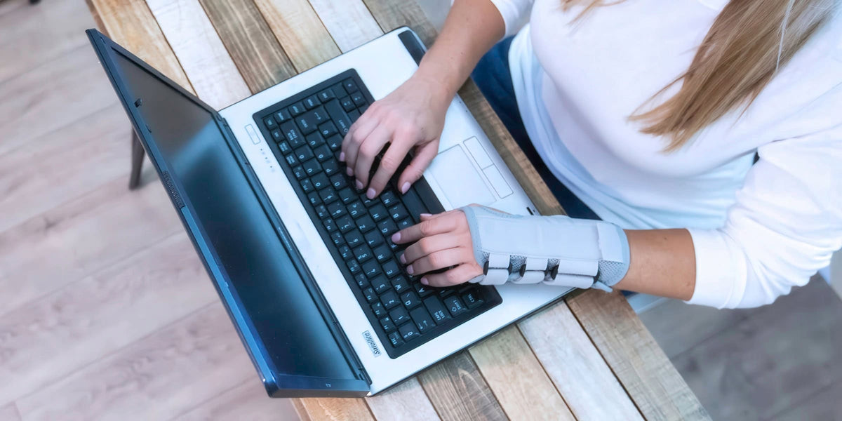 How to Avoid Wrist Pain When Typing — Vive Health